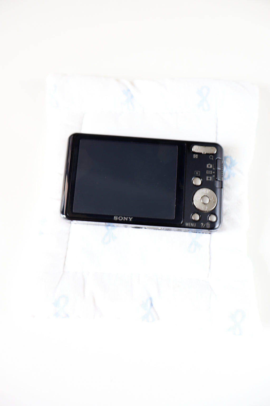 Sony Cybershot DSC-W570 (Black) – GIBBY SNAPS